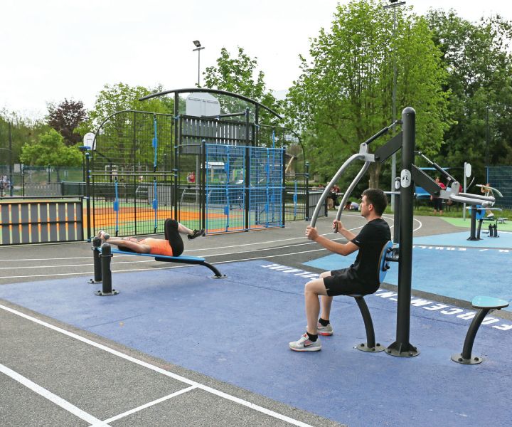 Aire De Fitness Extérieur Plein Air Agrès Sportif Exterieur Fitness